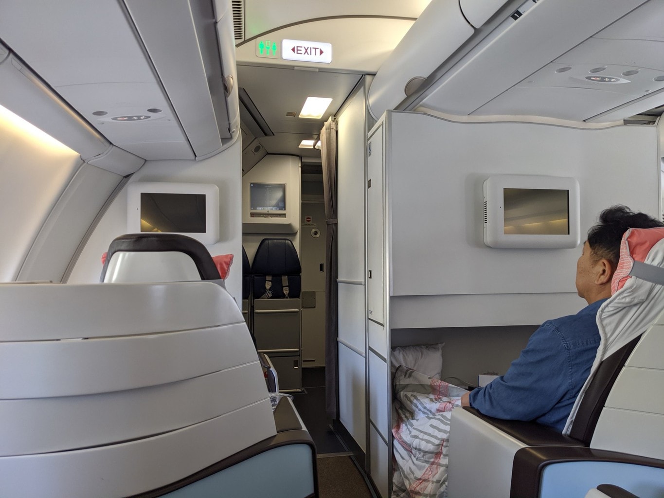 Hawaiian Airlines First Class Review Honolulu to Incheon | HA 459 and ...